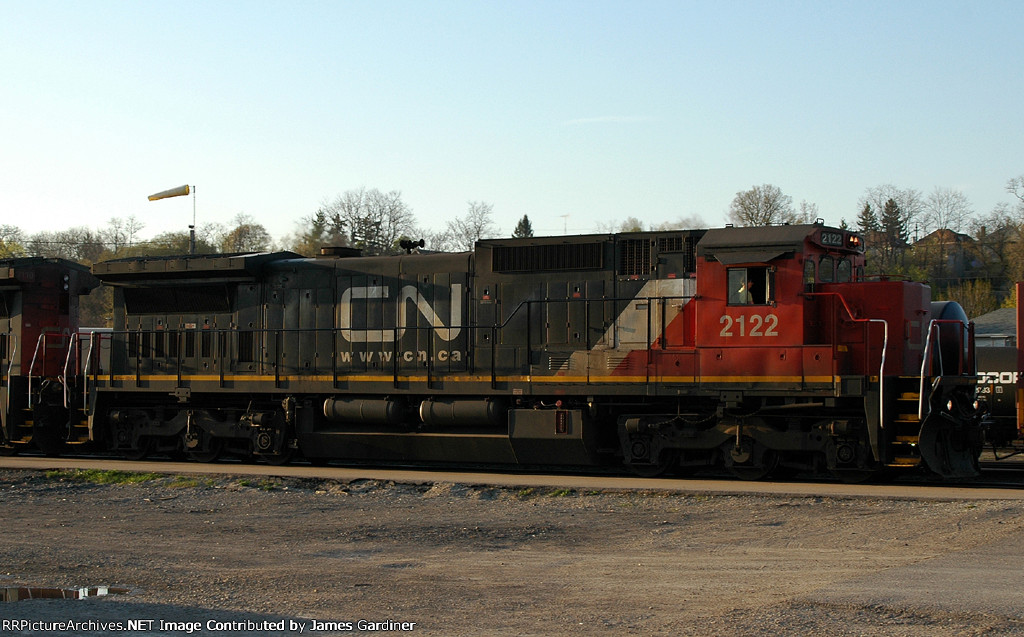 CN 2122